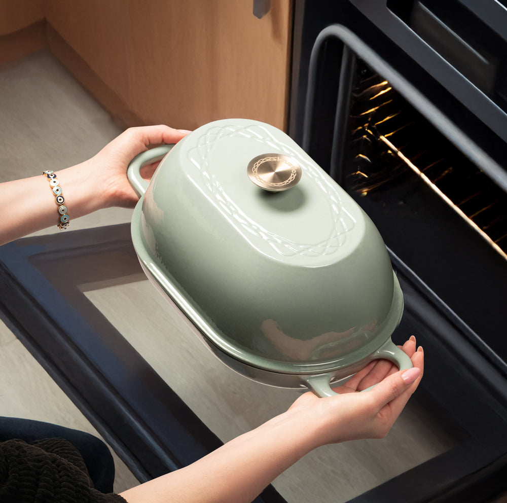 The Freeform Dutch Oven • Enameled Cast Iron • Oval • 5.5-Quart